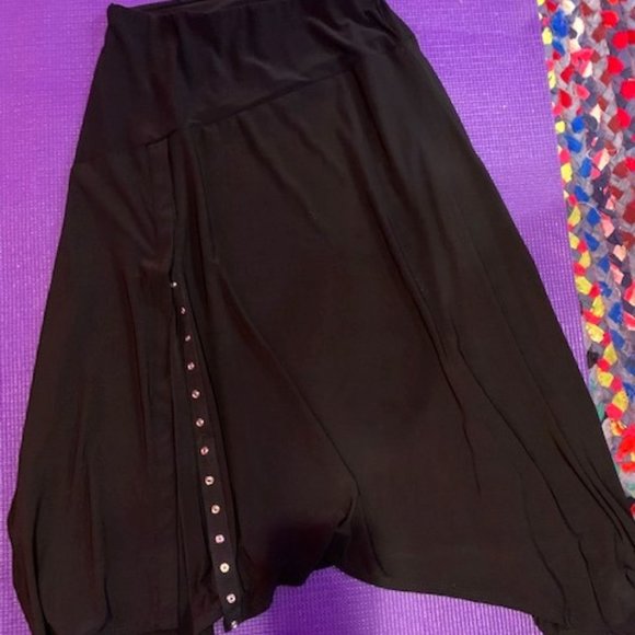 The Pyramid Collection | Skirts | The Pyramid Collection Black Slit ...